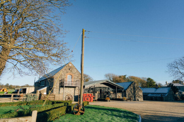 Crona & Brendan - Segrave Barns wedding venue